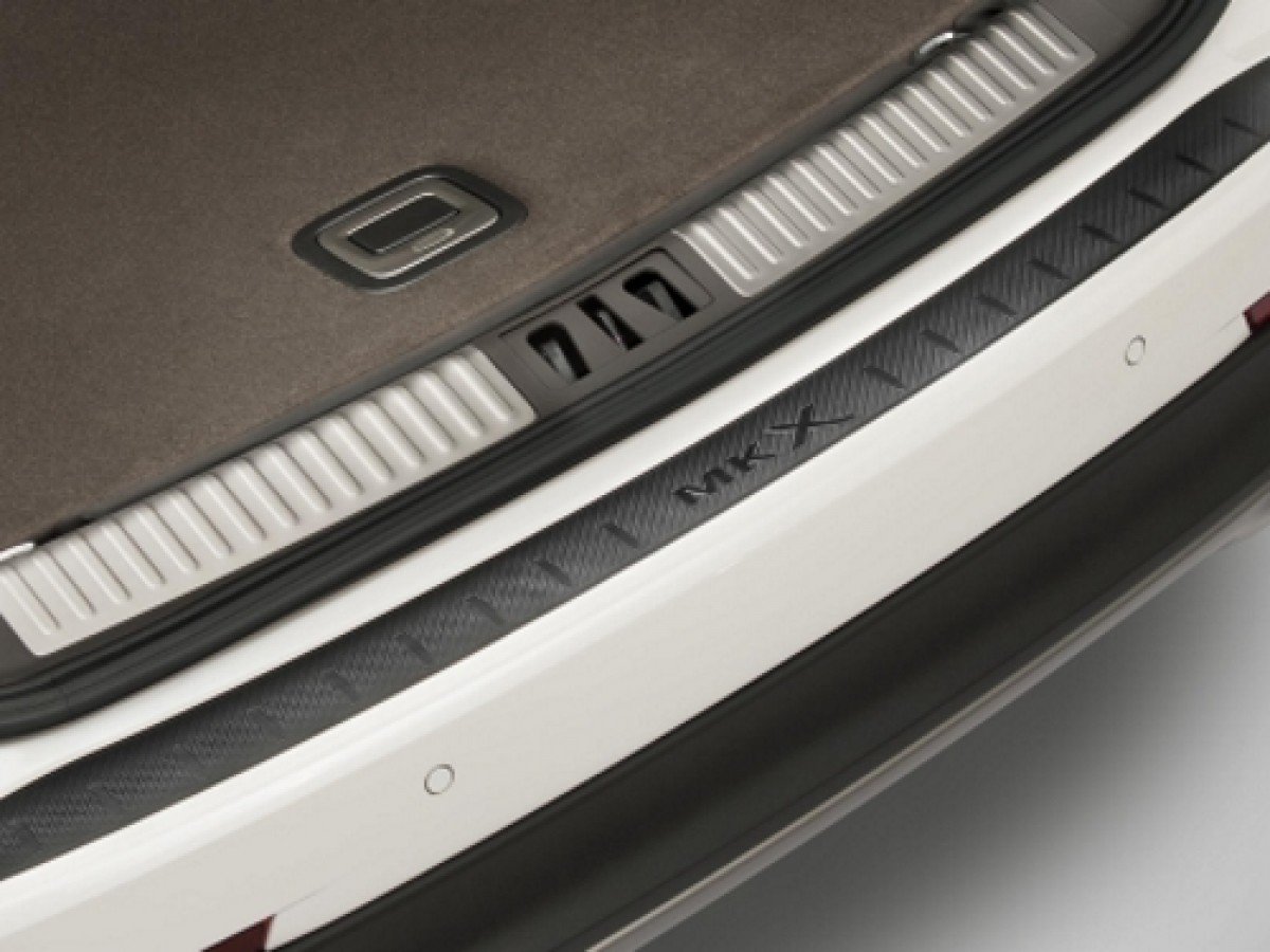 Genuine Ford Rear Bumper Protector - FA1Z-17B807-A | Levittown Ford