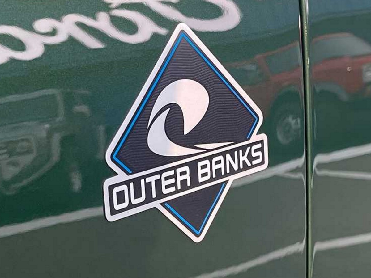 Ford Front Fender Emblem Outer Banks - M2DZ-16720-C | Levittown Ford