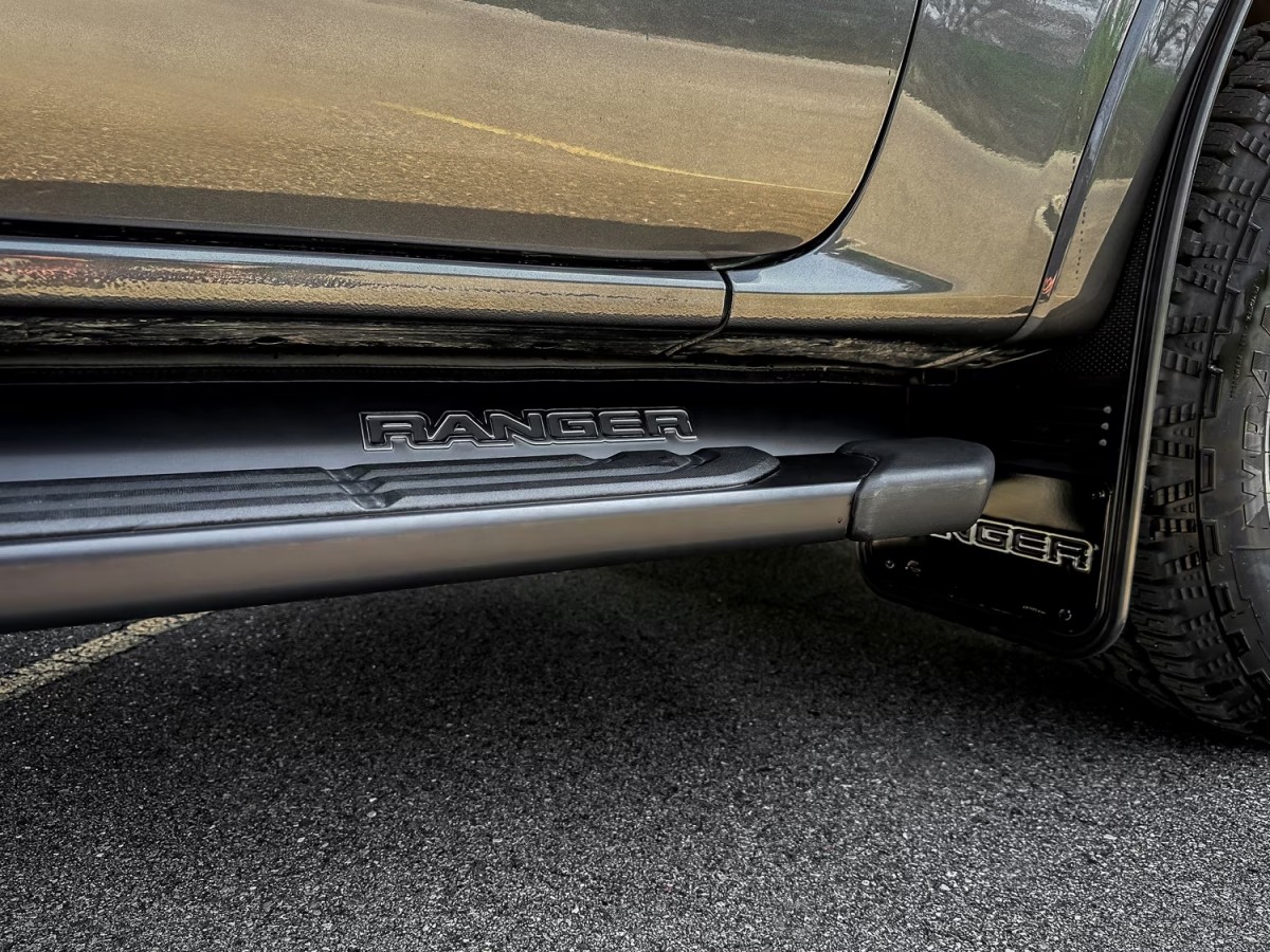 Ford Black Anodized Step Bar Filler Set Of Two For Crew Cab With OE ...